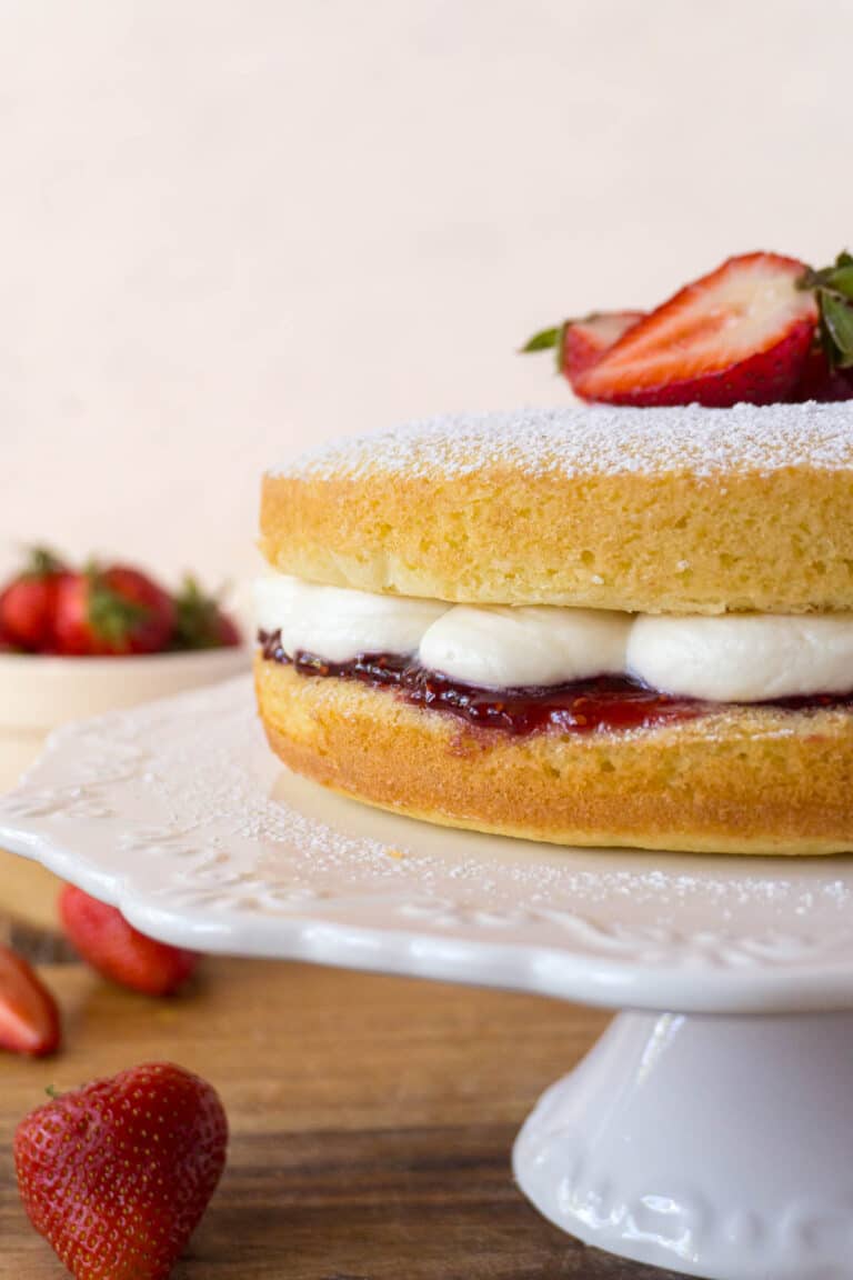 Easy Victoria Sponge Cake